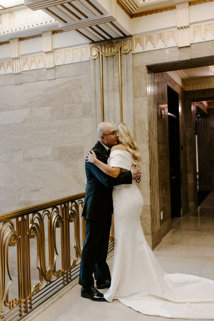 Aja and Rob’s Enchanted Winter Wedding At The University Club Chicago ...